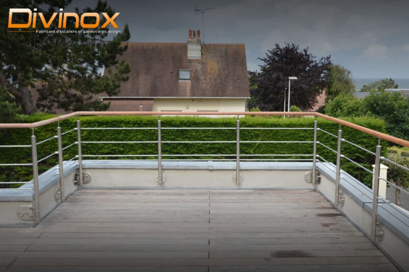 Garde-corps extérieur pour toit-terrasse